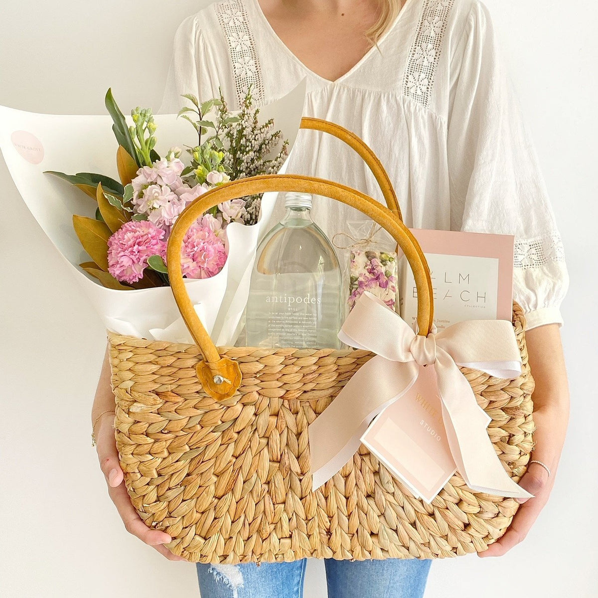 Pick Me Up Basket - Natural – White Grove House